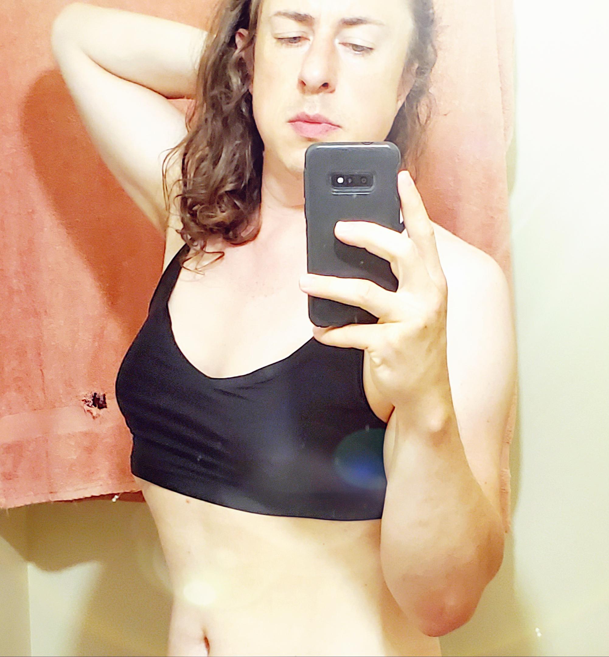 I wish I were more femme 😭 Any pointers?? | Scrolller