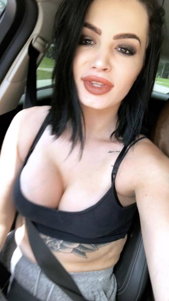 I wish Paige had continued her bimbo transformation | Scrolller