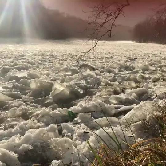 Ice Breakup on the New River in Virginia | Scrolller
