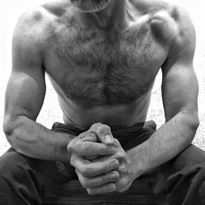 Idle hands available here...hoping you’ll show me your workshop | Scrolller