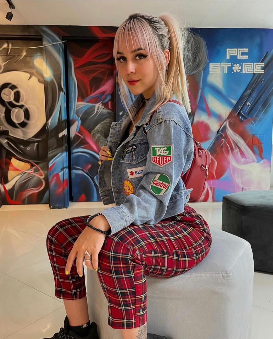 If any one search a mistress and is a submissive that’s a really good mistress they teach you in ...