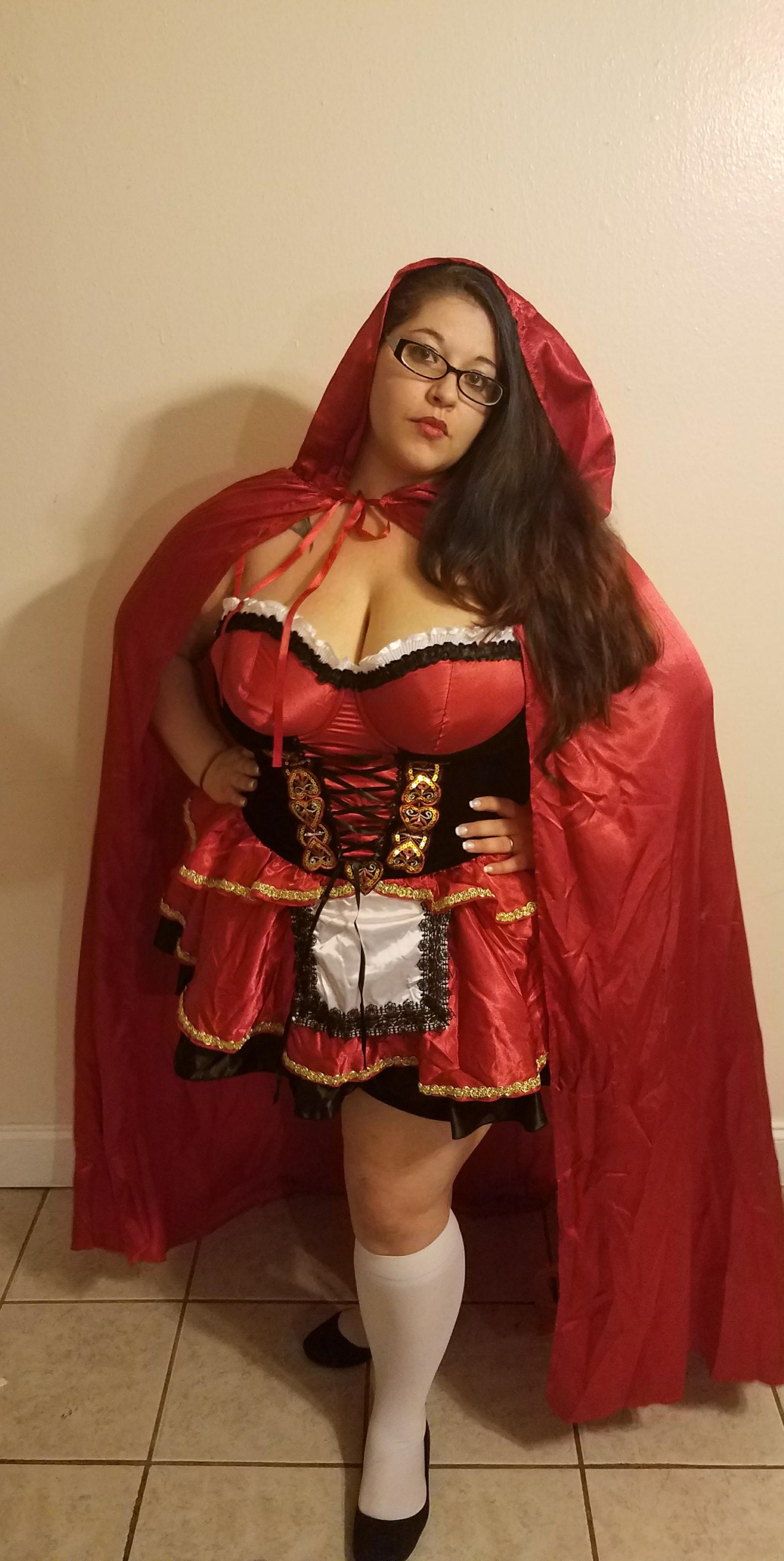 If plus size little ms riding hood was a thing. | Scrolller