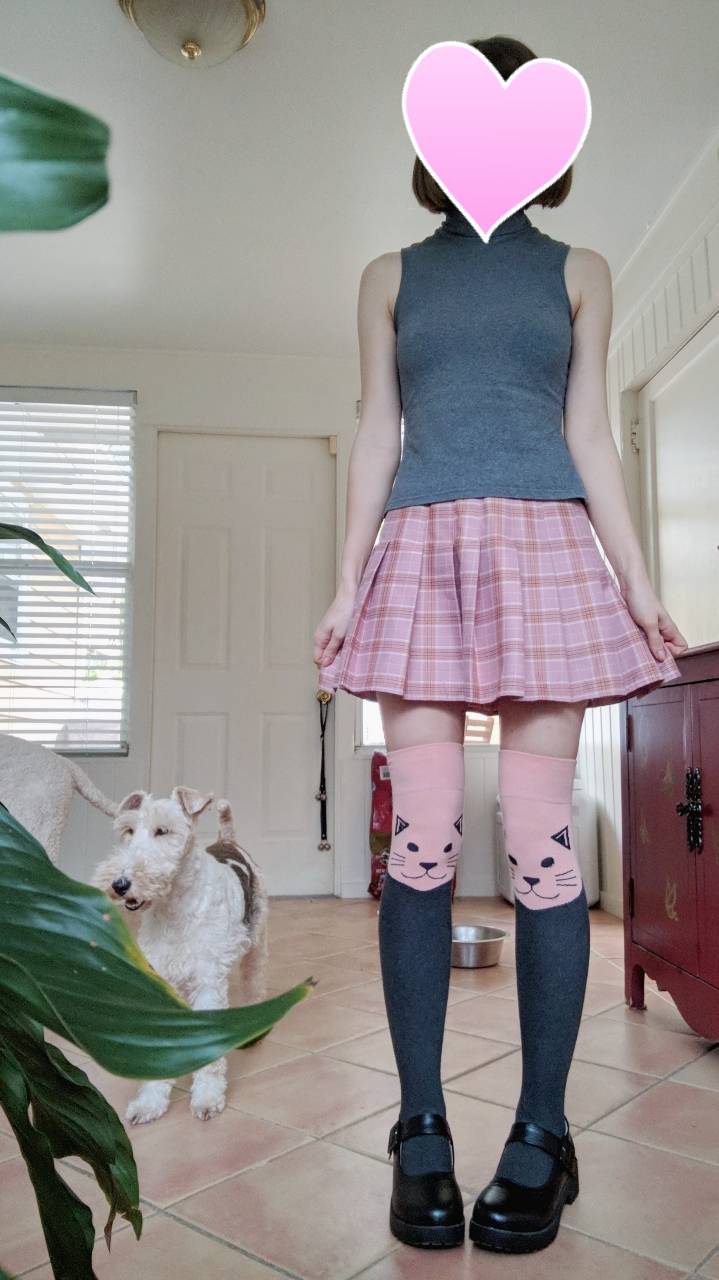 I'm daddy's kitty today 😸 | Scrolller