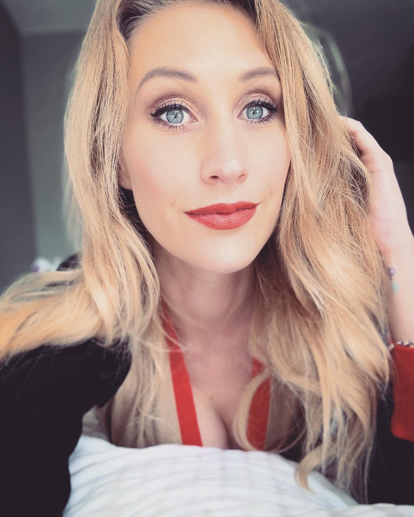 I'm loving these selfies from Maude 😍 | Scrolller