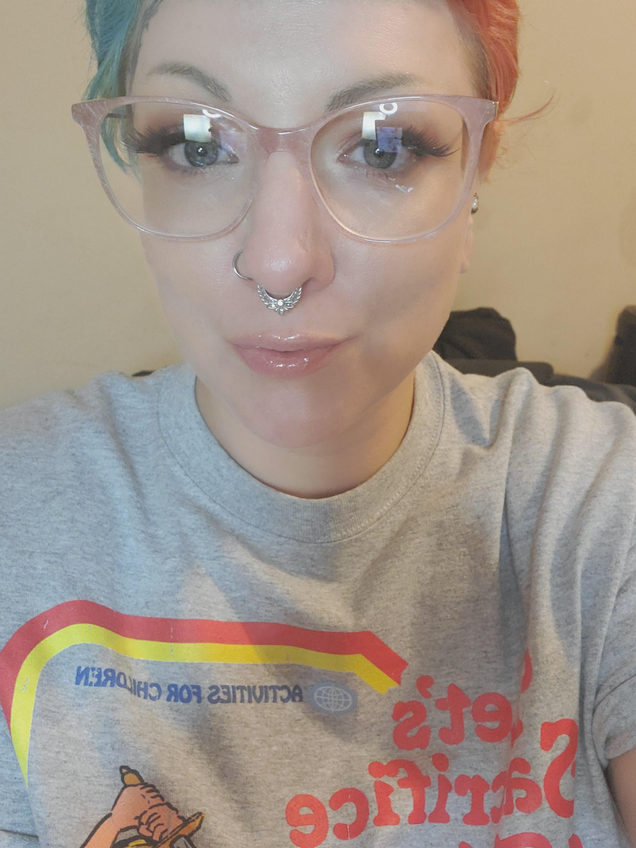 Low key a nerd [OC] [f] | Scrolller