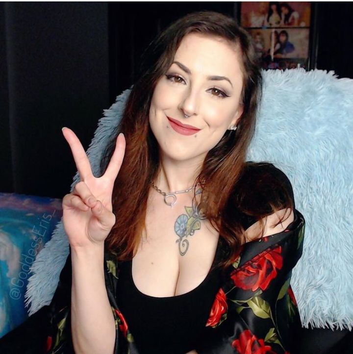 I'm a cruel mistress looking for a submissive sissy slave,that is willing to serve and owned by ...