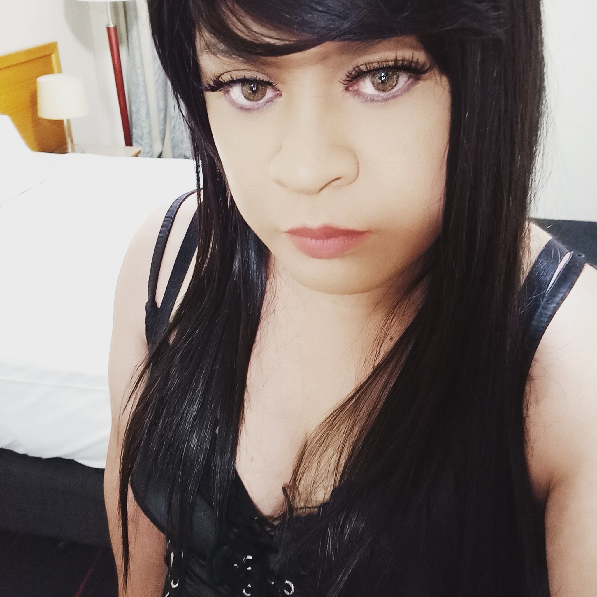 I'm no where the other girls here, but here's another selfie anyway :p | Scrolller