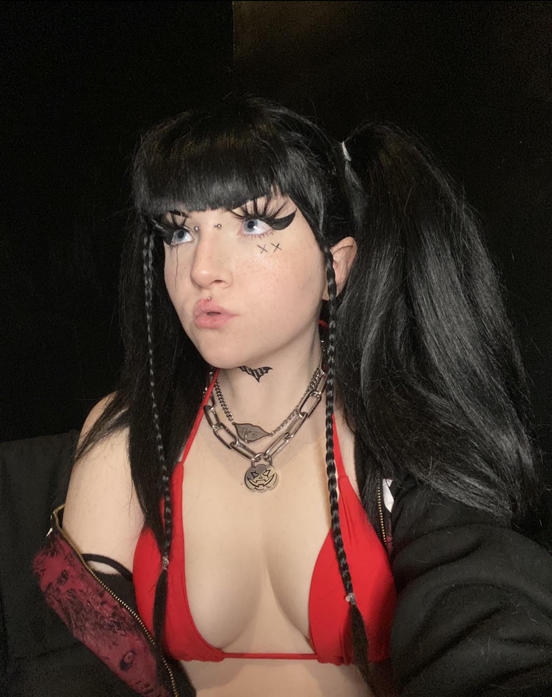 is this slutty enough? | Scrolller