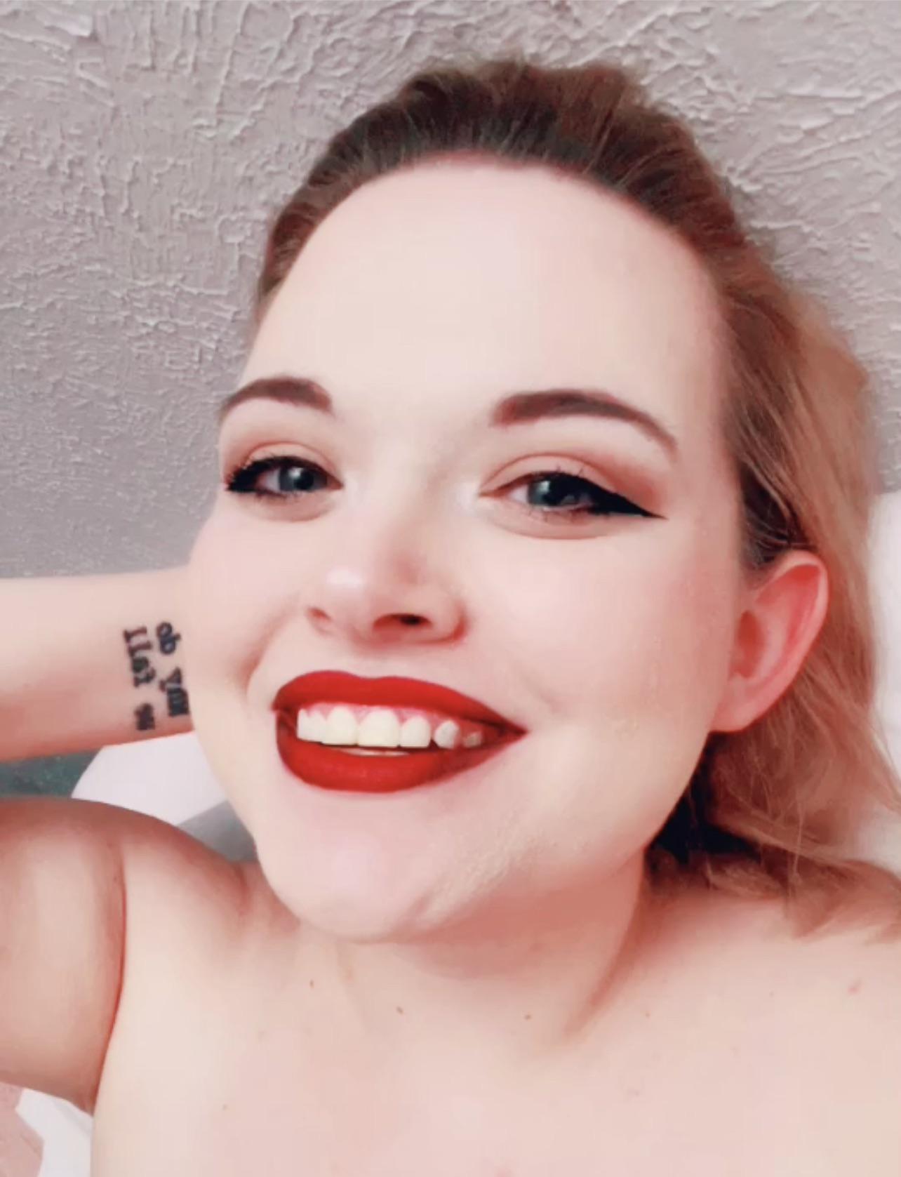 im single. just sayin ️😉🖤 | Scrolller