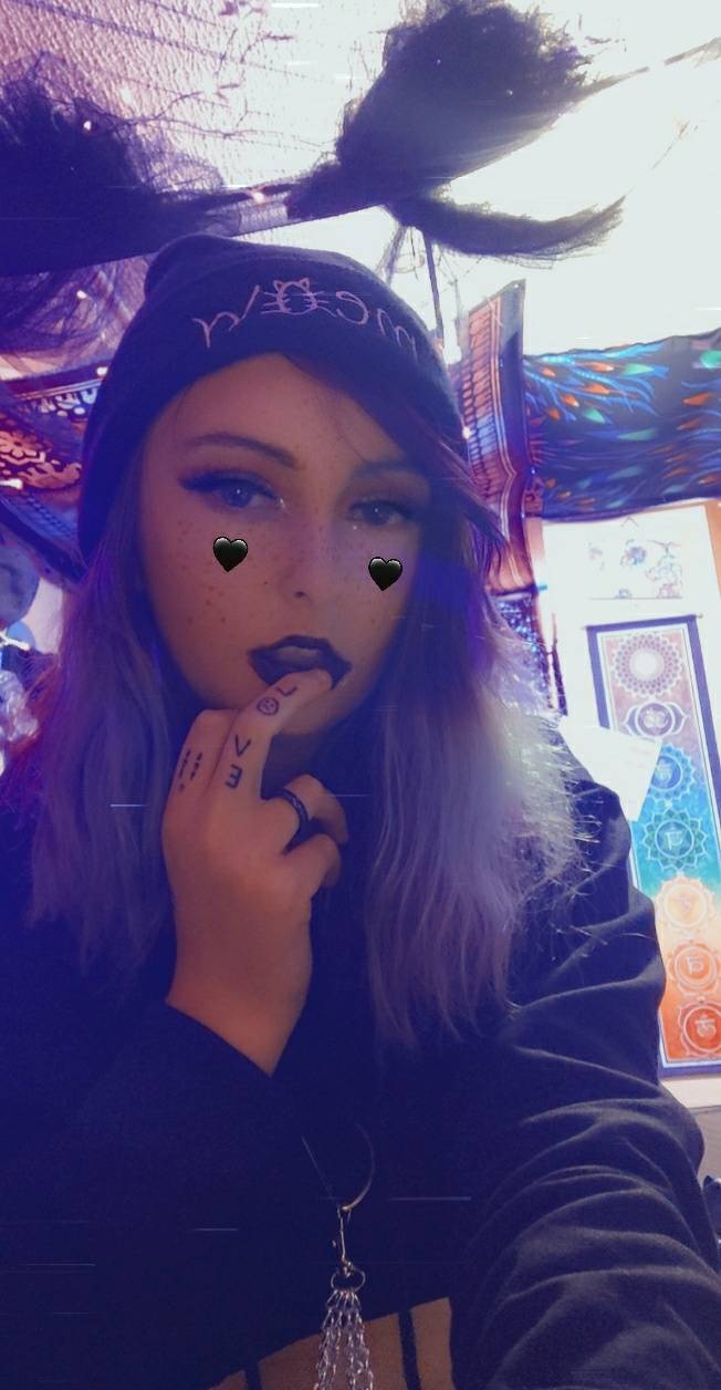 I'm you slutty goth neighbor 🌸😈 | Scrolller