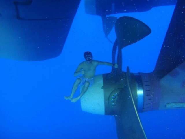 Imagine sitting on that huge propeller | Scrolller