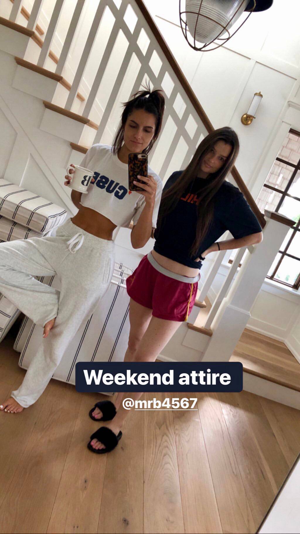 Imagine waking up next to those 2 in bed. 😋 | Scrolller