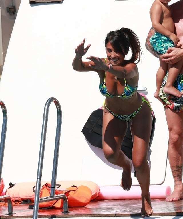 Imagining her jumping on it | Scrolller