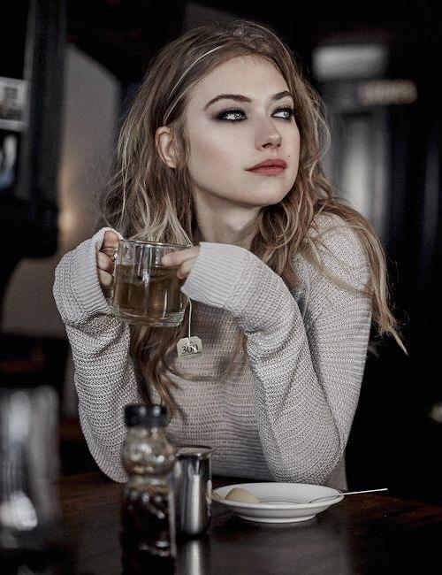 Imogen Poots | Scrolller