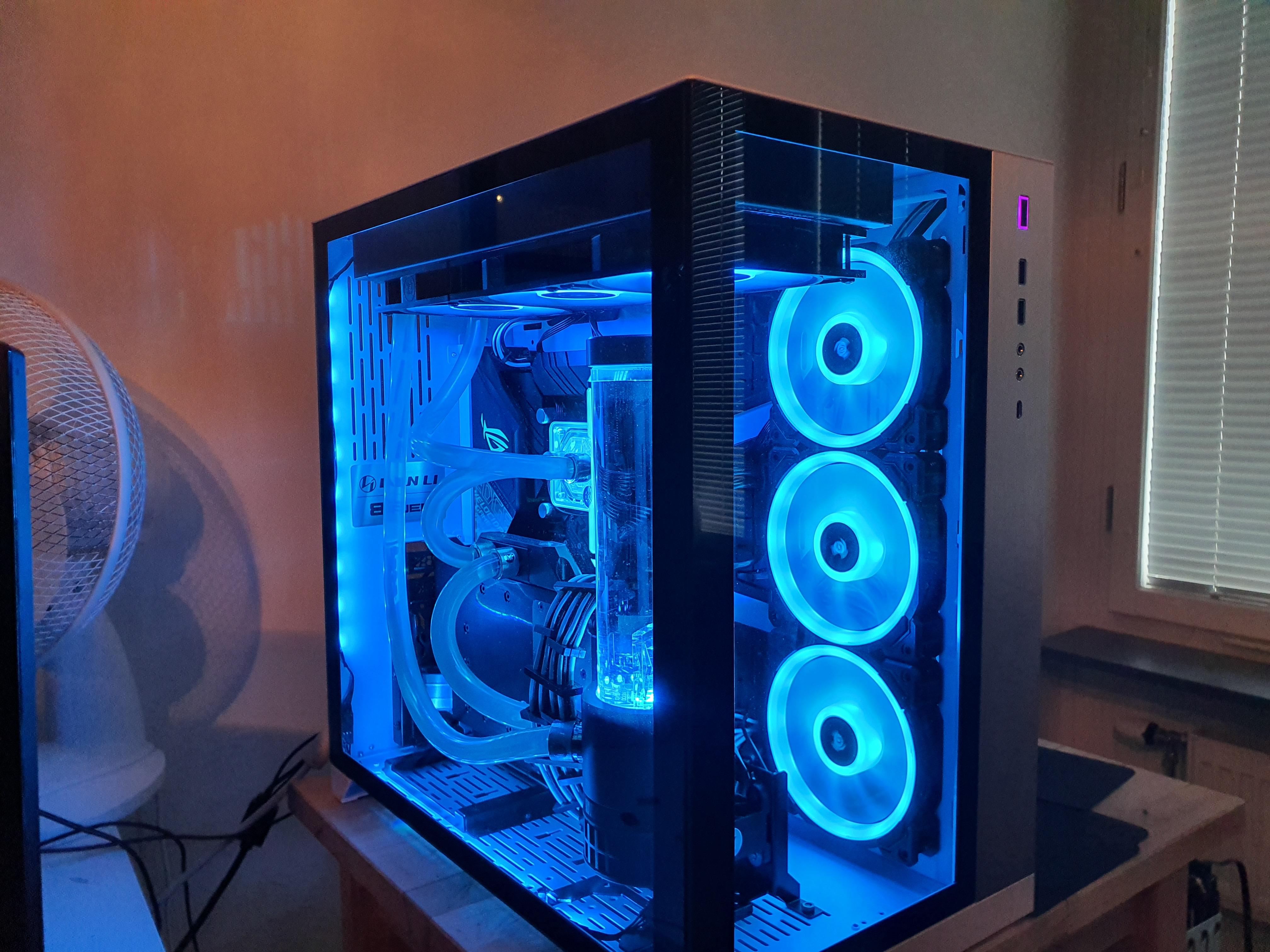 In a sea of O11-XL, here's my first ever custom loop in a regular O11-Dynamic | Scrolller