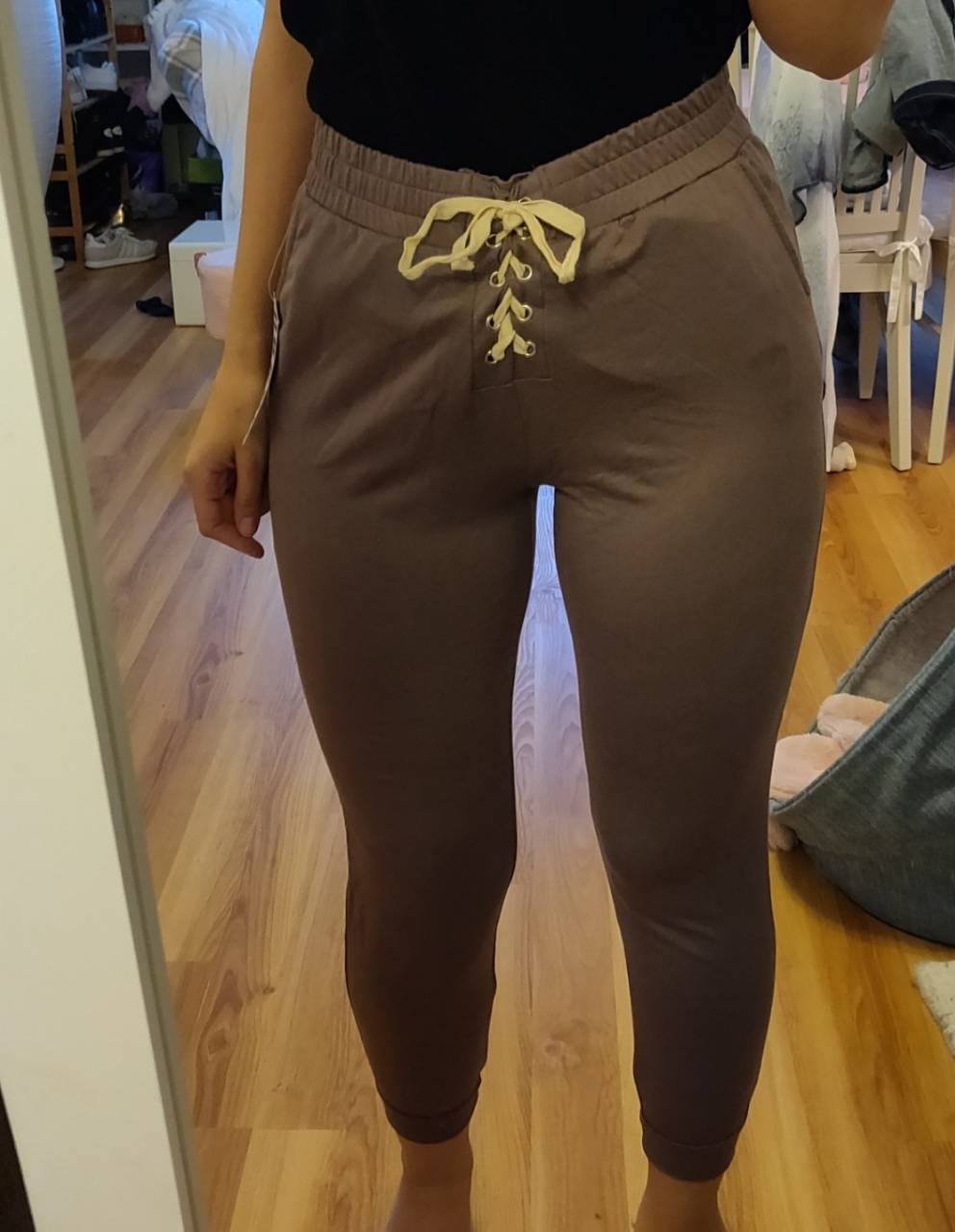 In Form-Fitting Joggers - No Camel-toe This Time | Scrolller