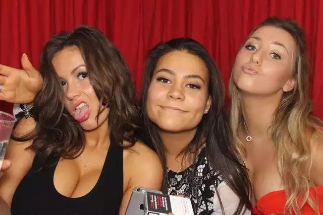 In the Photobooth | Scrolller