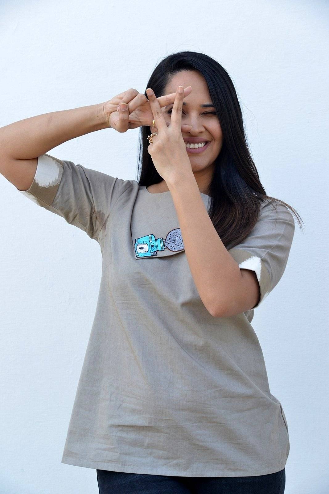 INDIAN ACTRESS SWEATY PIT | Scrolller