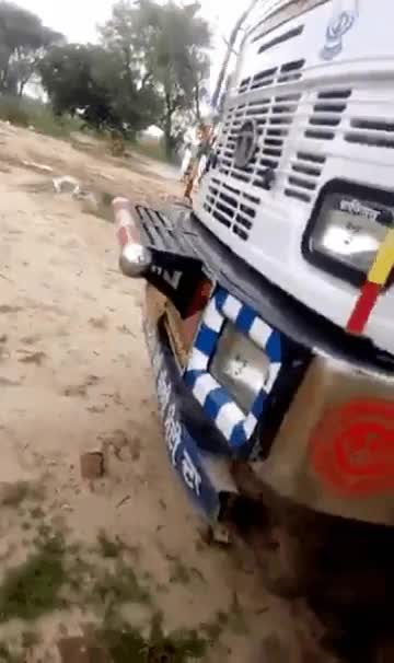Indian truck driver fucks randi in truck, MMS leaked ️ ️👇👇 | Scrolller