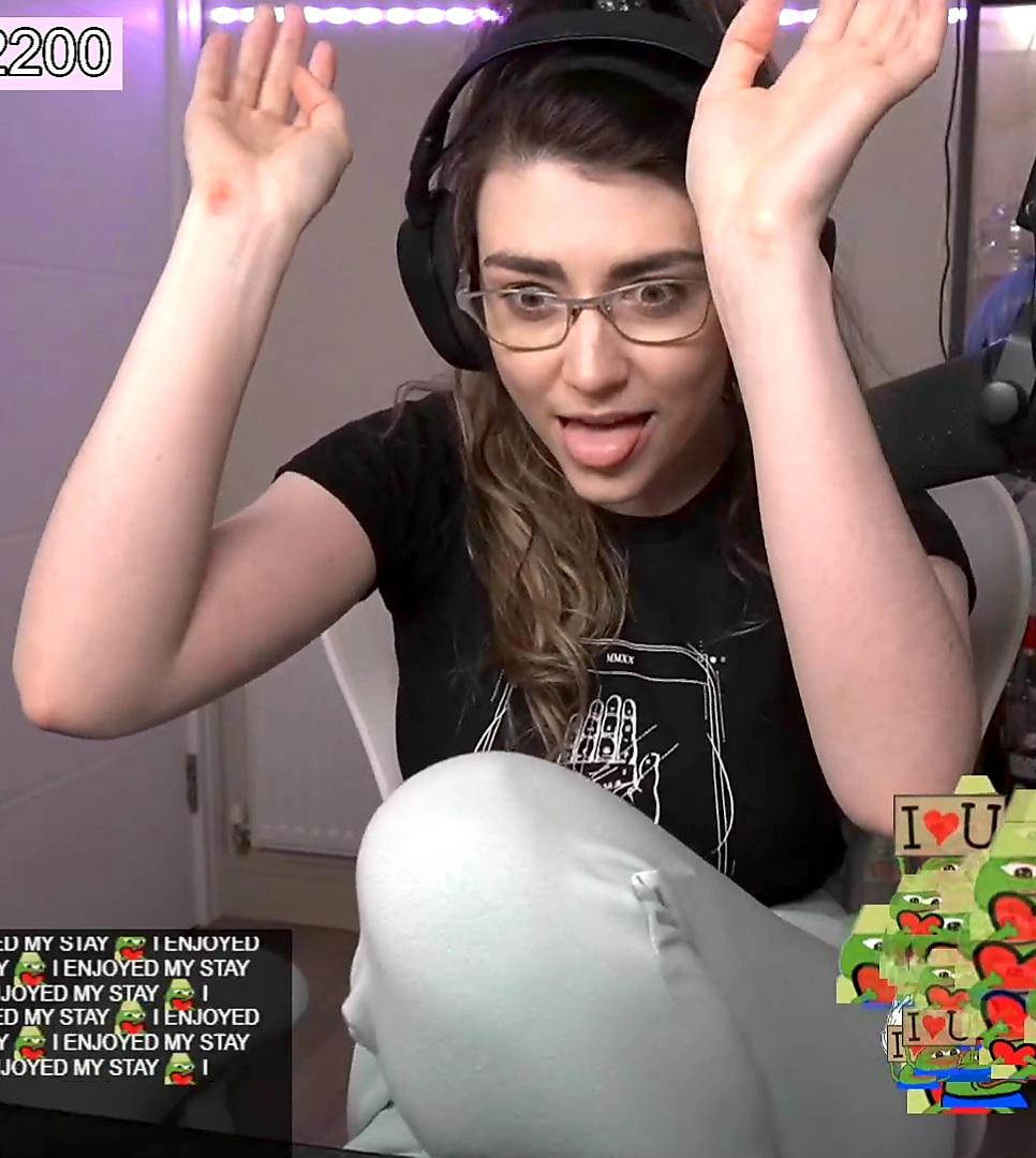 Insert *your mum* joke here | Scrolller