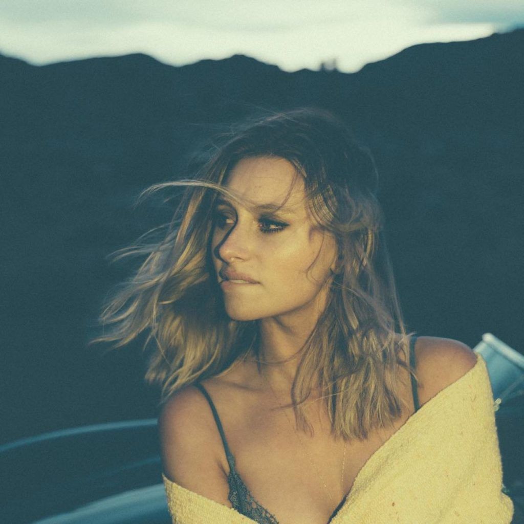 Instagram (1 mic) | Scrolller