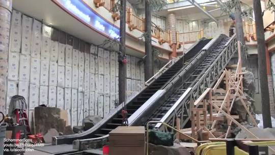 Installing an escalator | Scrolller