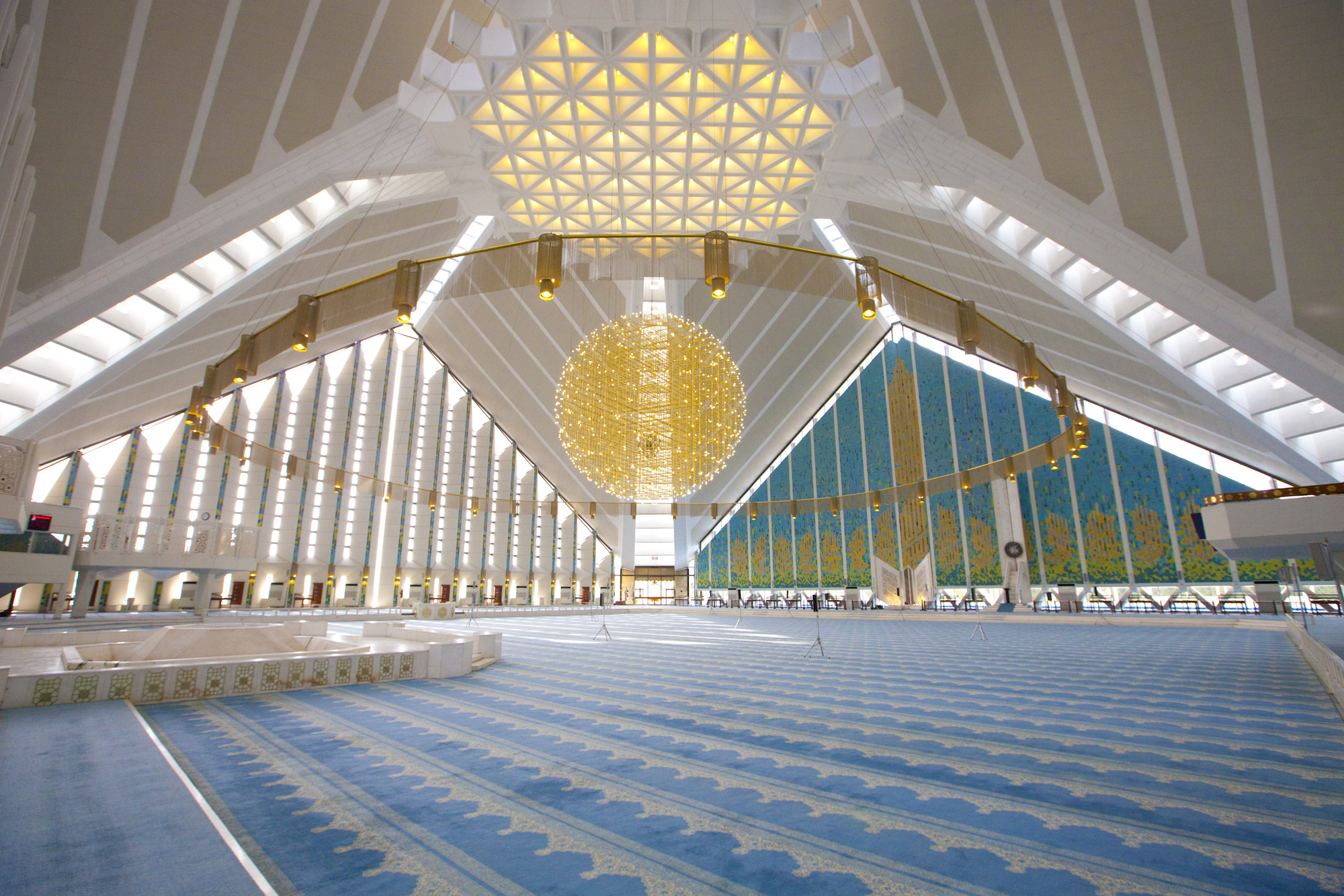 Interior of the Shah Faisal Mosque, Islamabad , Pakistan | Scrolller