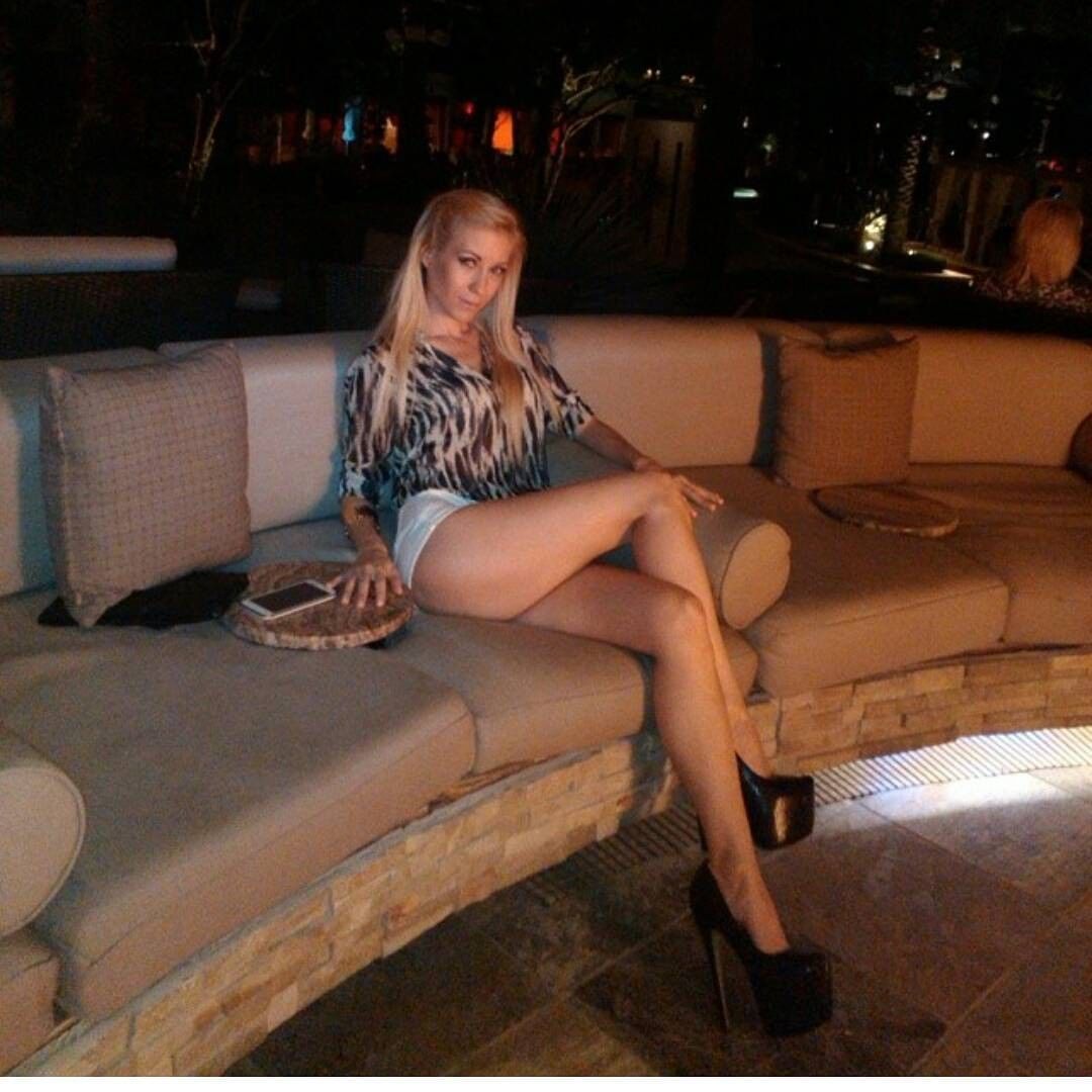 Inviting | Scrolller