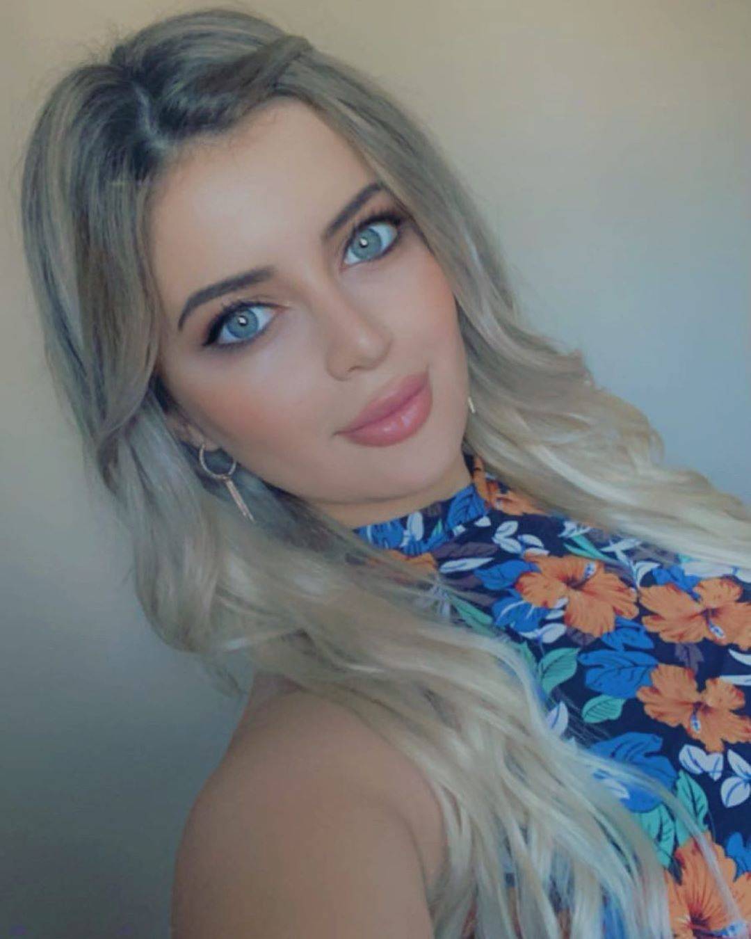 Iraqi bimbo | Scrolller