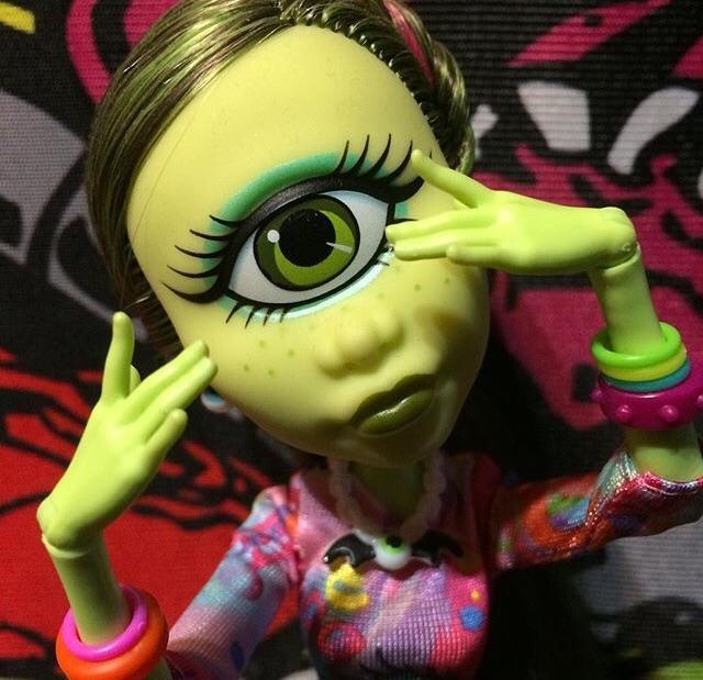 Iris Clops 👁 | Scrolller