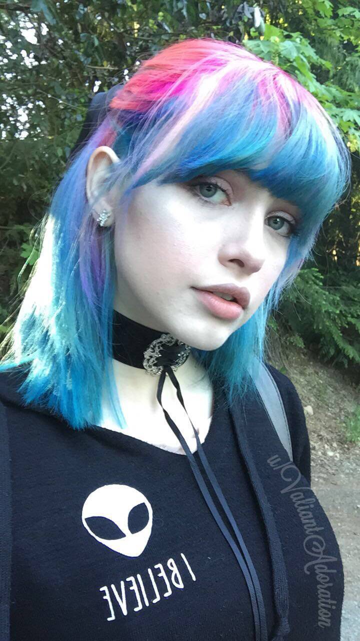 Discover More Like Palegirls Would You Say Im Pale Enough [oc] And Related Content Scrolller