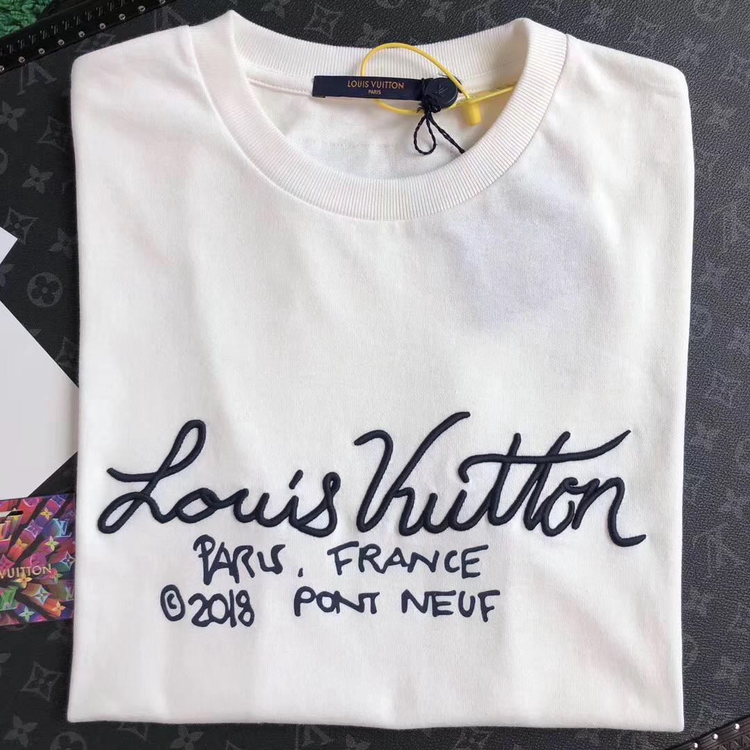 Is this a fantasy louis vuitton piece?? Hey | Scrolller