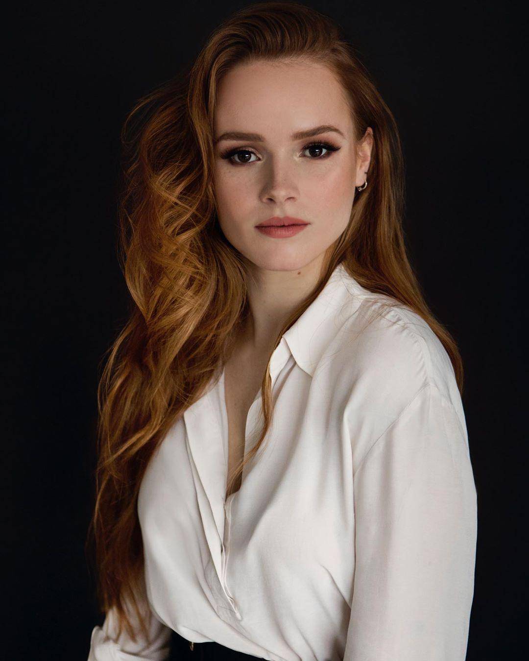 Isabel Provoost | Scrolller