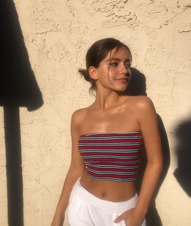 Isabela Moner | Scrolller