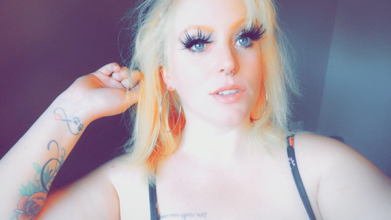 It’s Been Awhile! (24, F) (Filter) | Scrolller