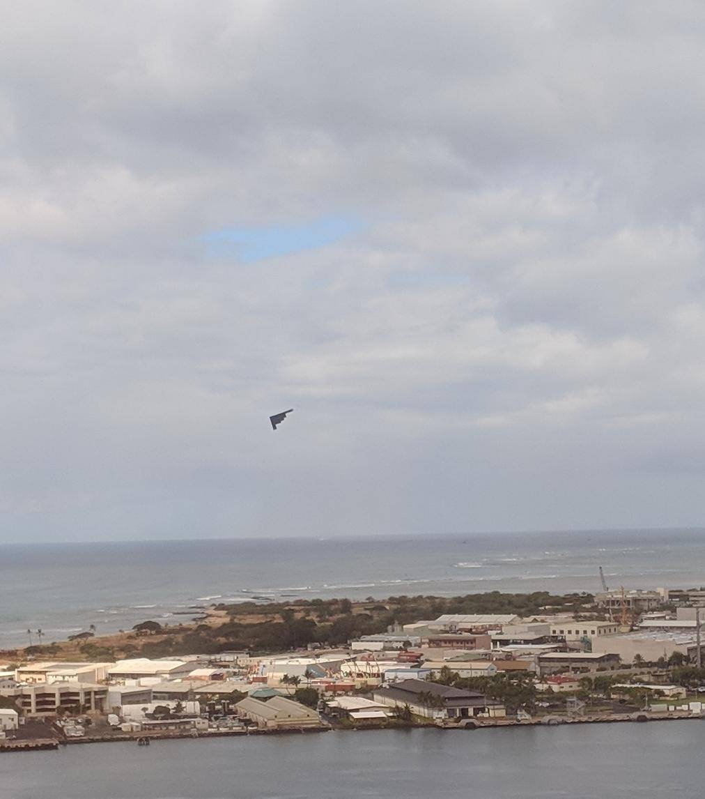 ITAP of the Stealth Bomber clearing out of Honolulu ahead of the hurricane | Scrolller