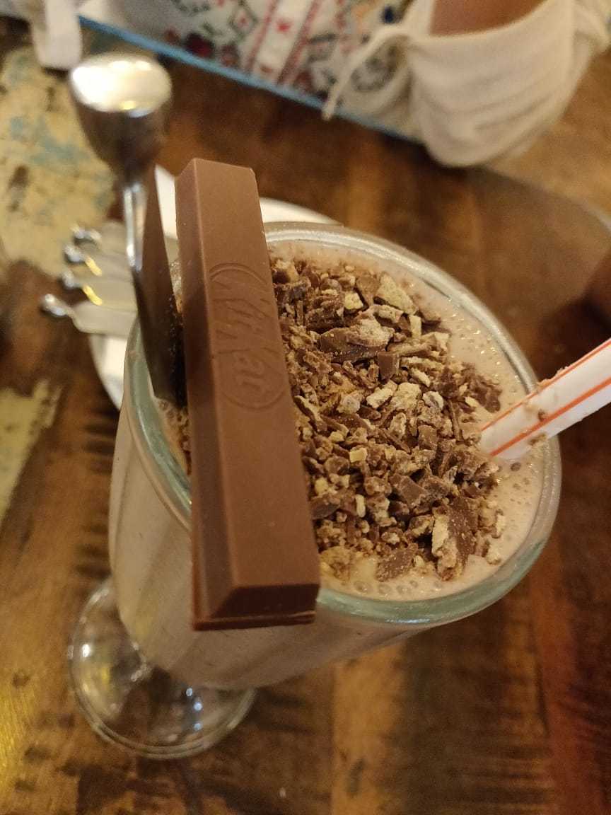 It's a good day and KitKat is bae.... | Scrolller