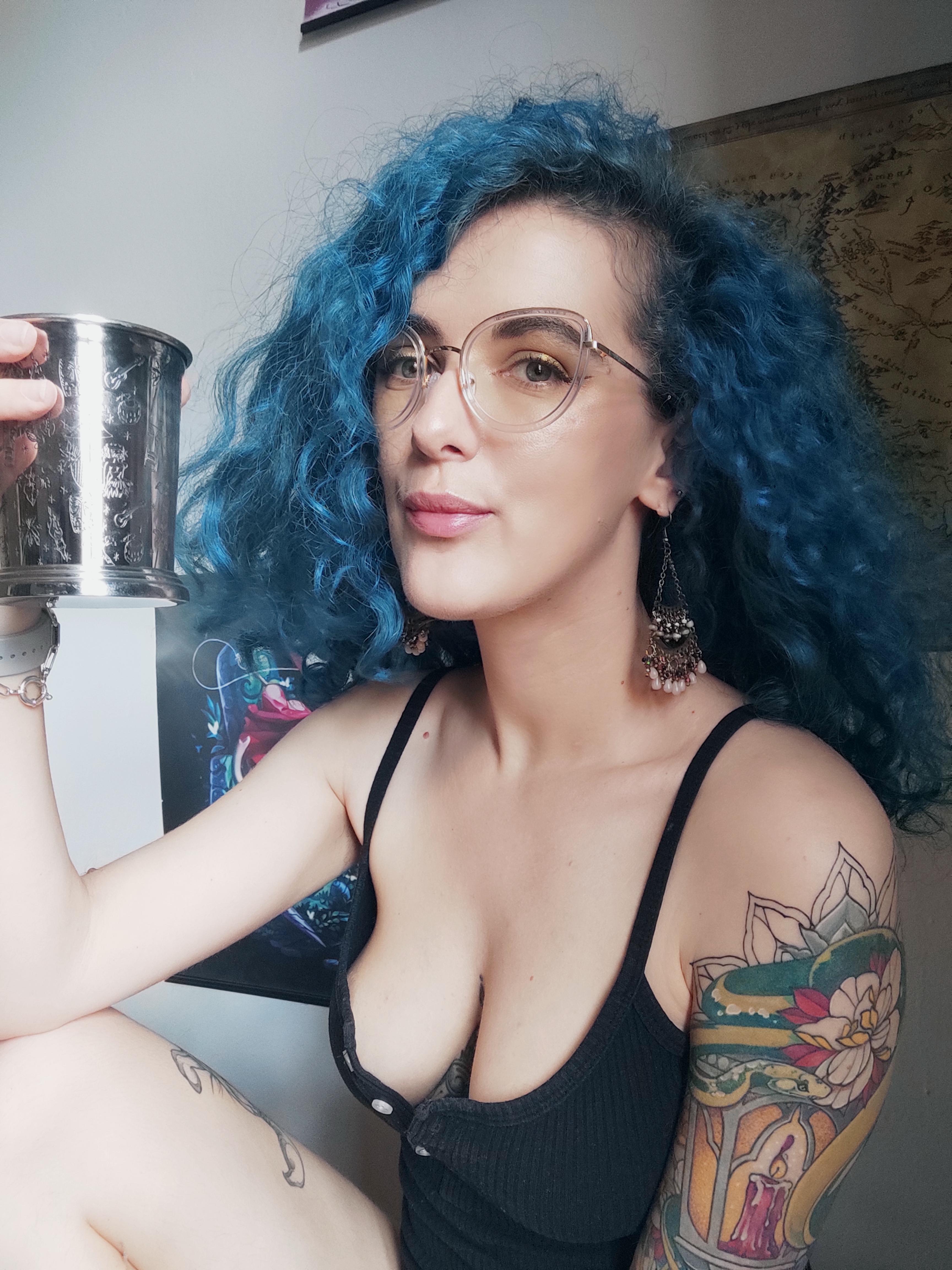 It's holding up | Scrolller