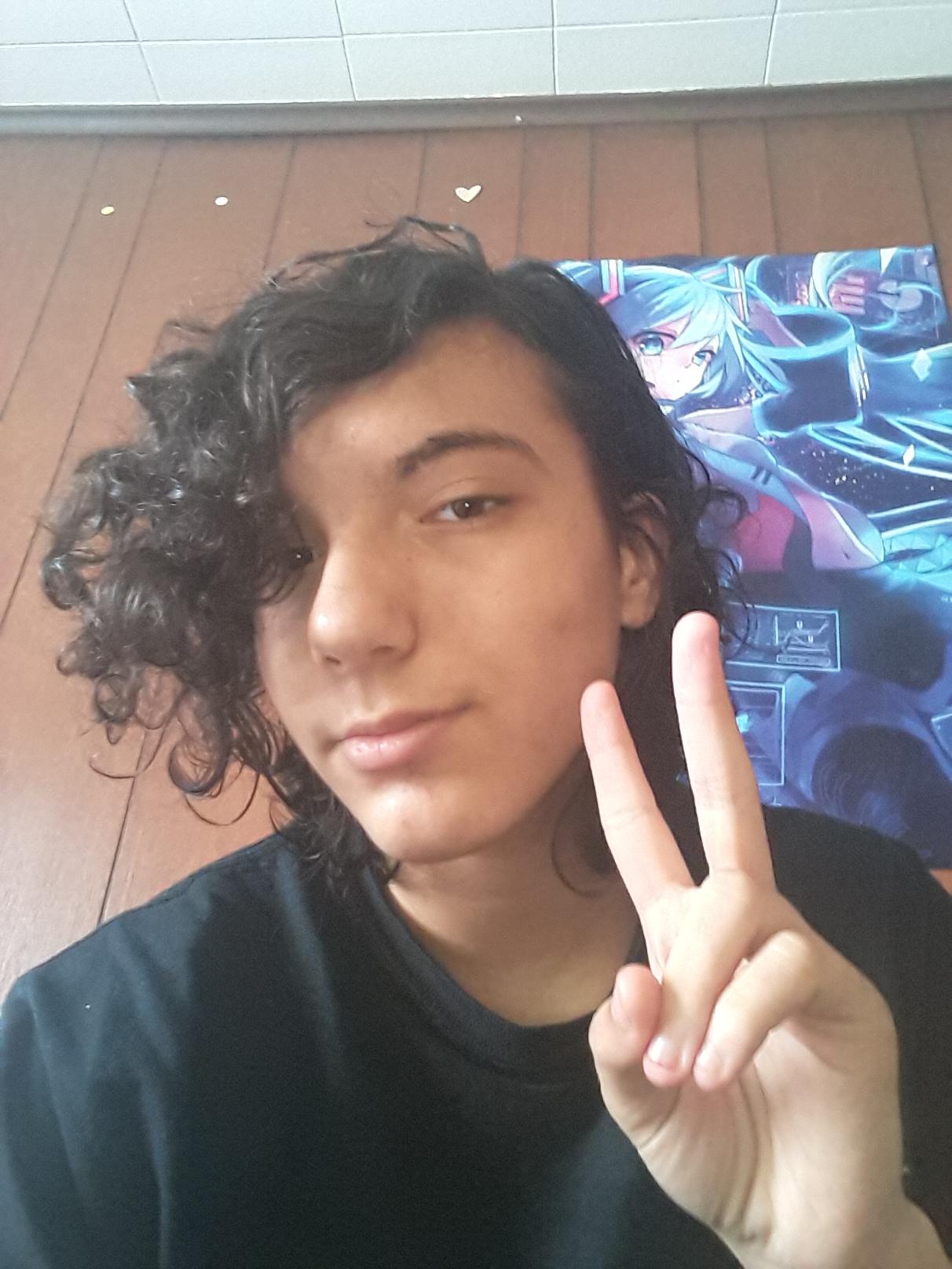 😳it's ya boi max😳 | Scrolller