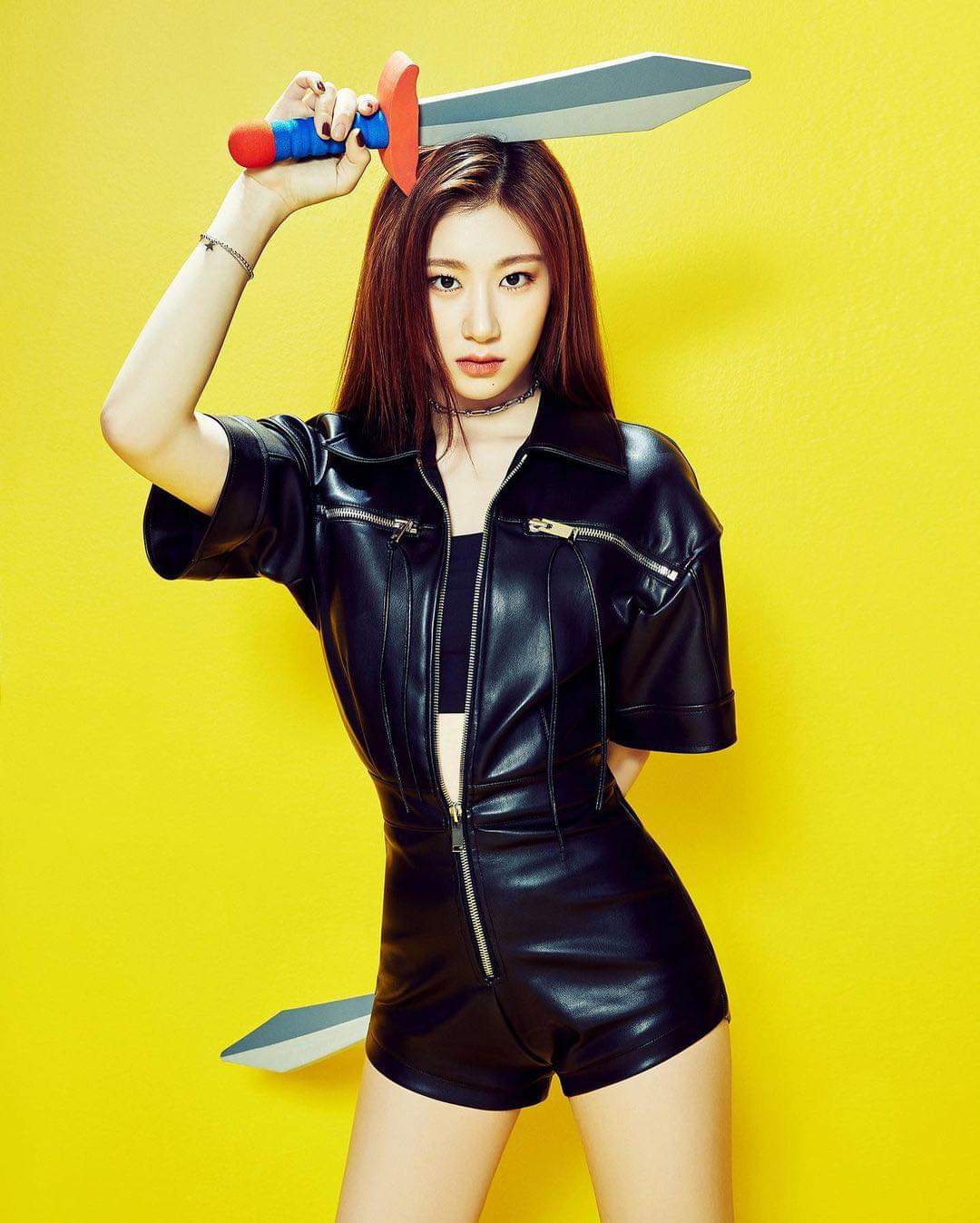 ITZY - Chaeryeong | Scrolller