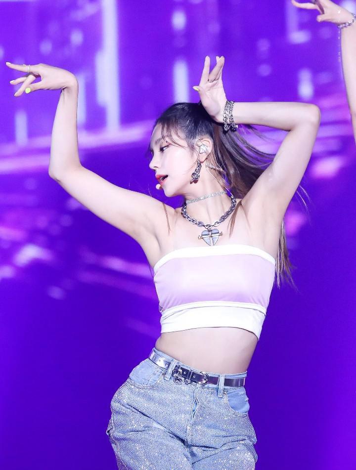 ITZY-YEJI | Scrolller