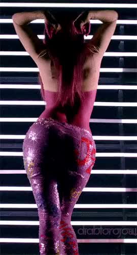 J-Lo Booty [GIF] | Scrolller