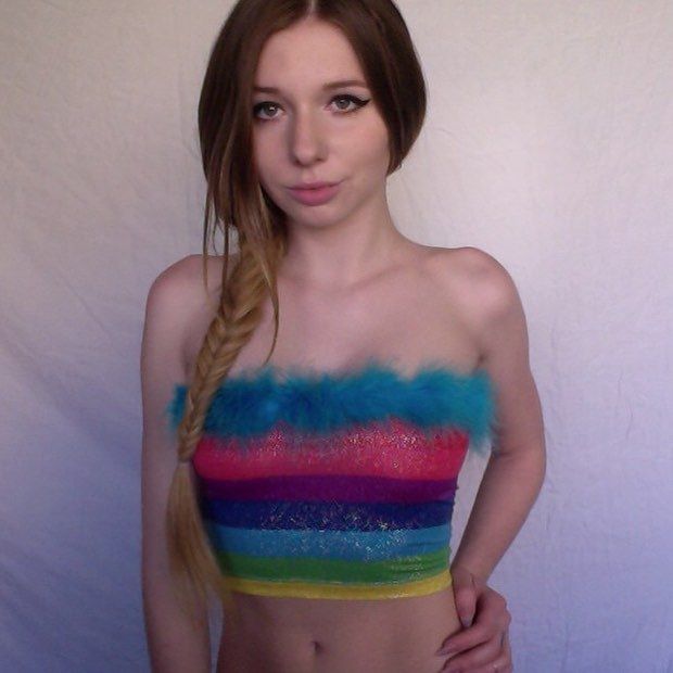 Jack off to her face | Scrolller