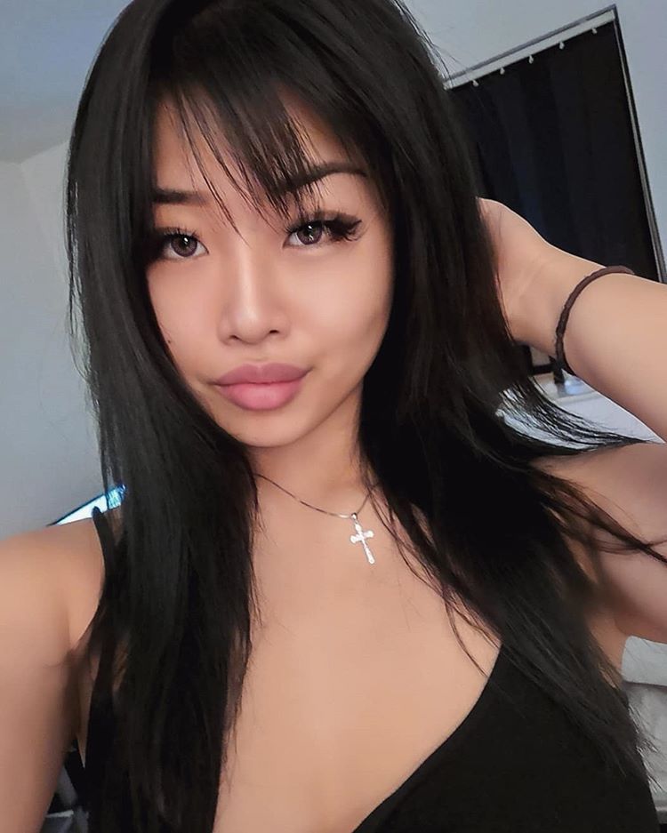 Jade (@j.mlx) | Scrolller