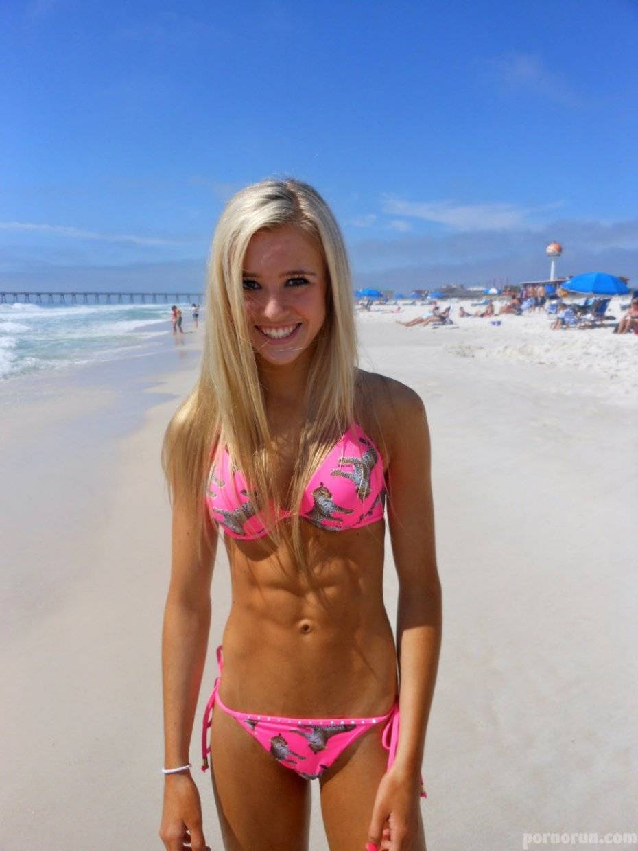 Jamie Andries and her abs | Scrolller