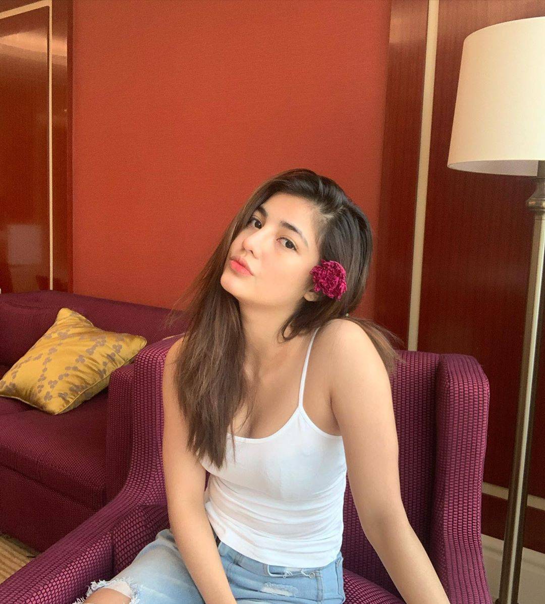 Jane De Leon | Scrolller