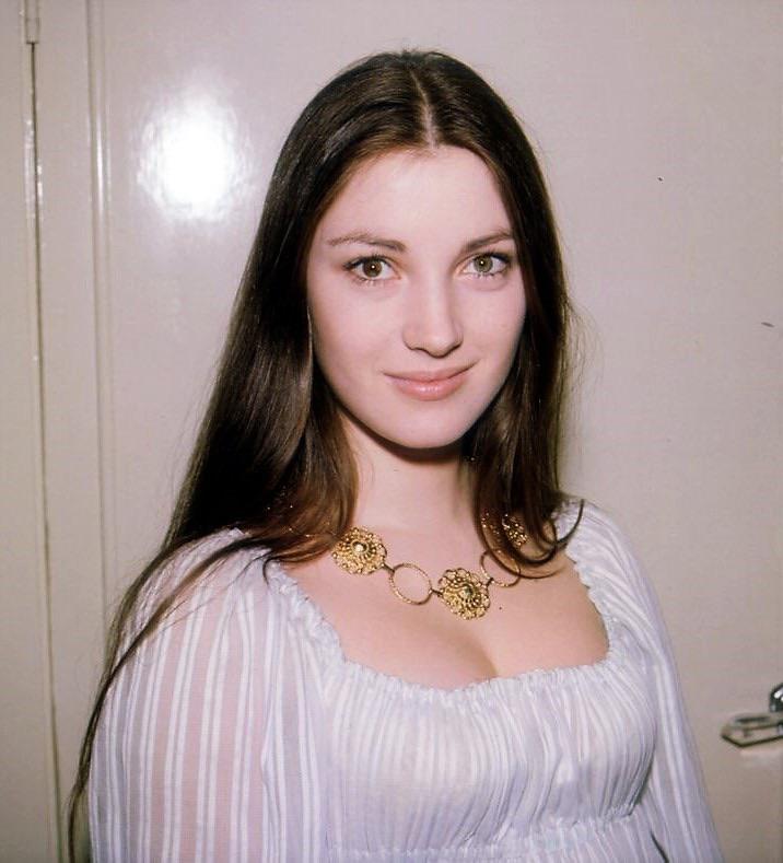 Jane Seymour, 1970 | Scrolller