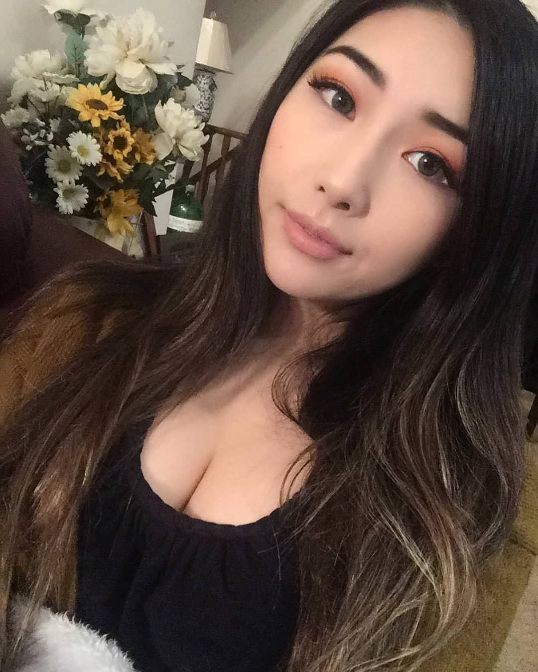 Janet Selfie | Scrolller