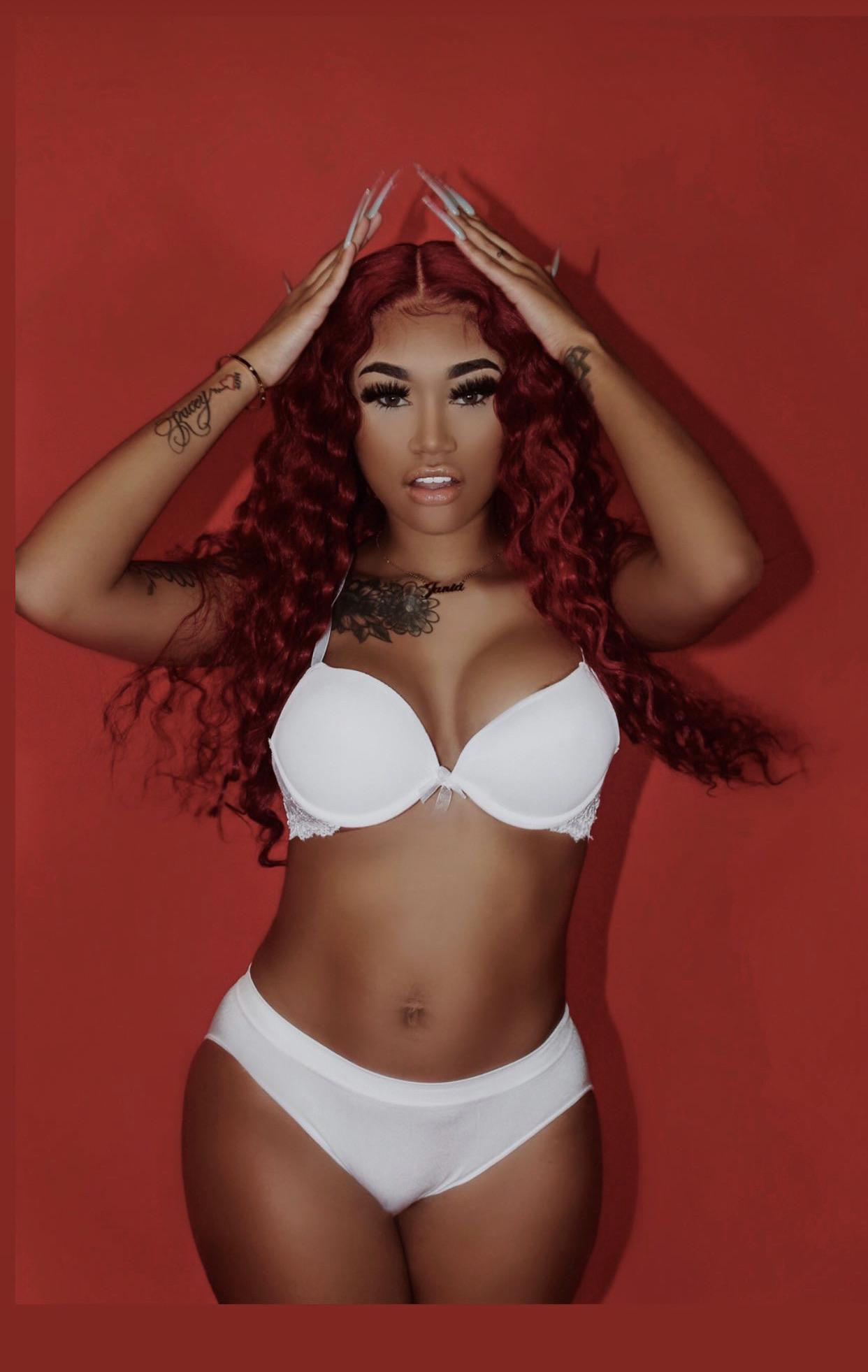 Jania Meshall 🔥 | Scrolller