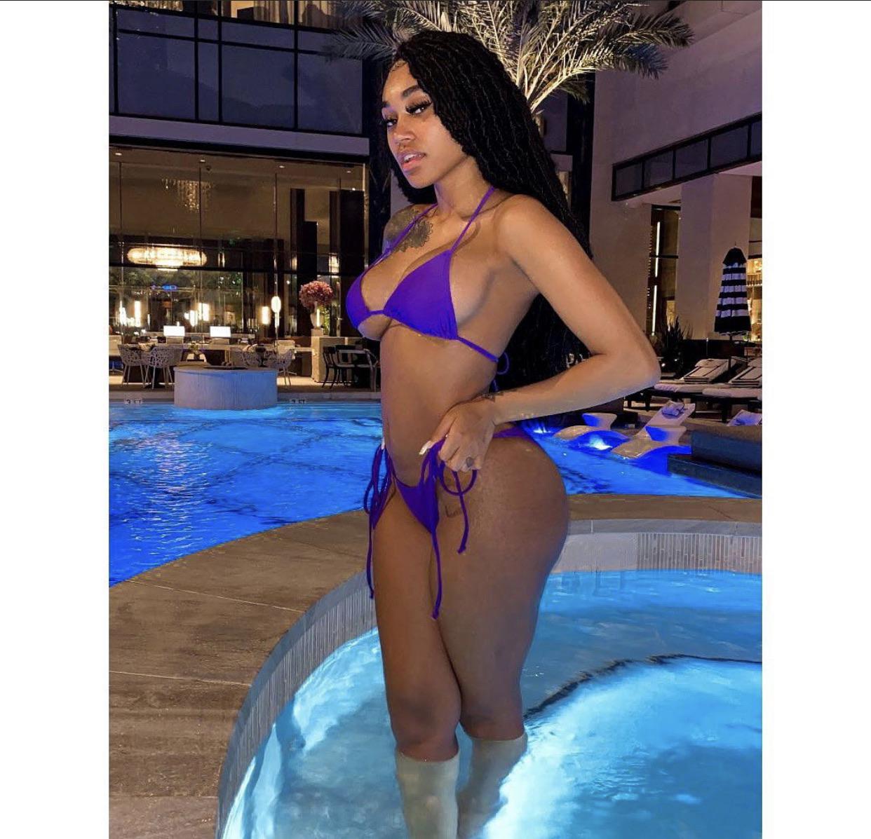 Jania Meshall | Scrolller